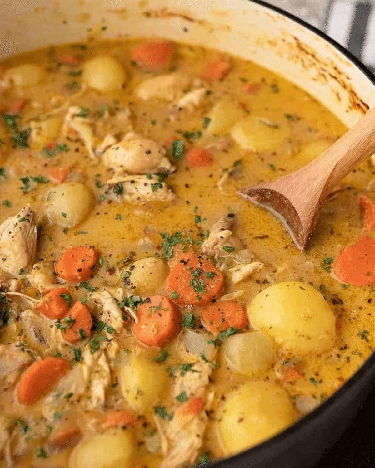 Hearty Chicken Stew – The Best One-Pot Meal for Cozy Nights